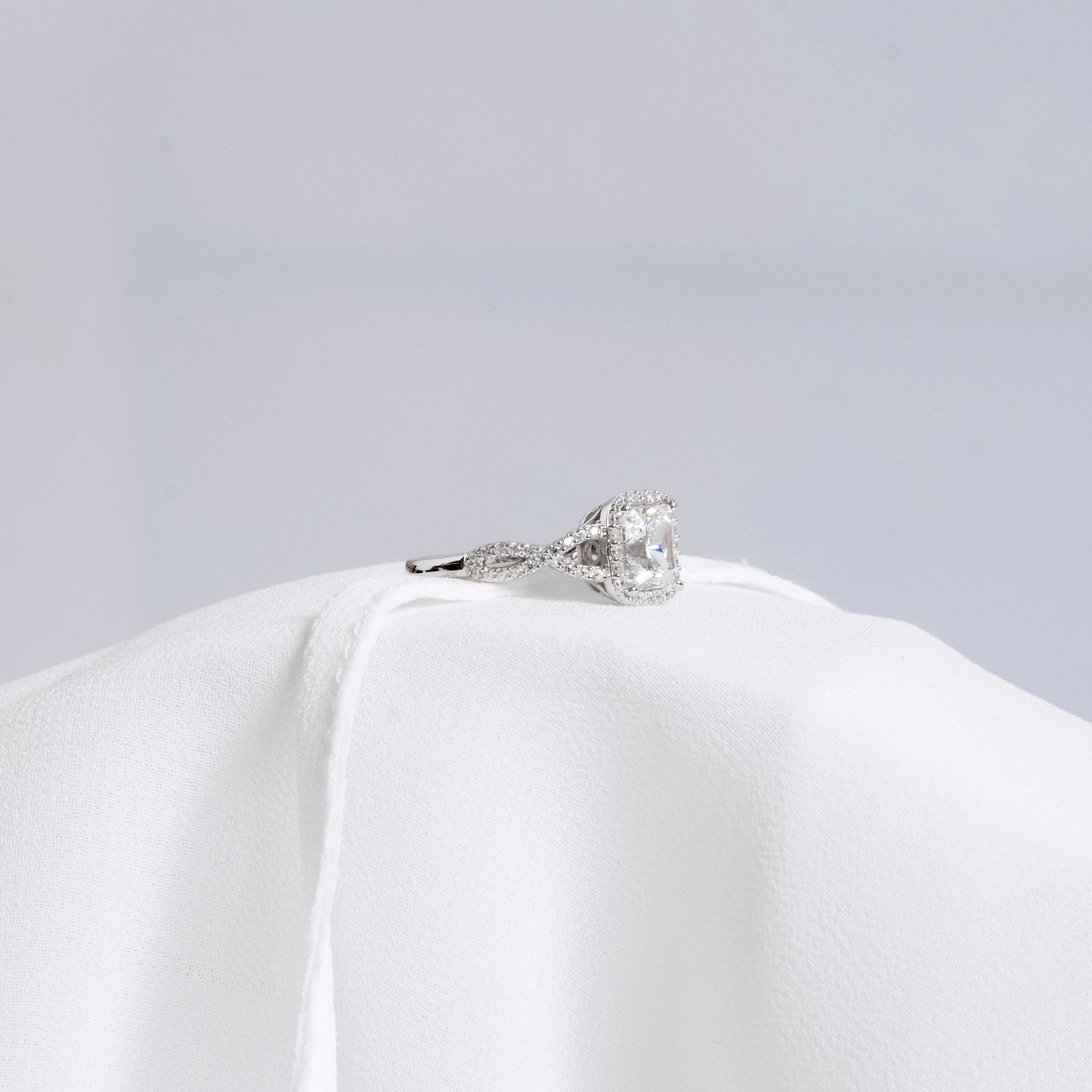 Infinity Crossover Ring – Besbelle Jewels